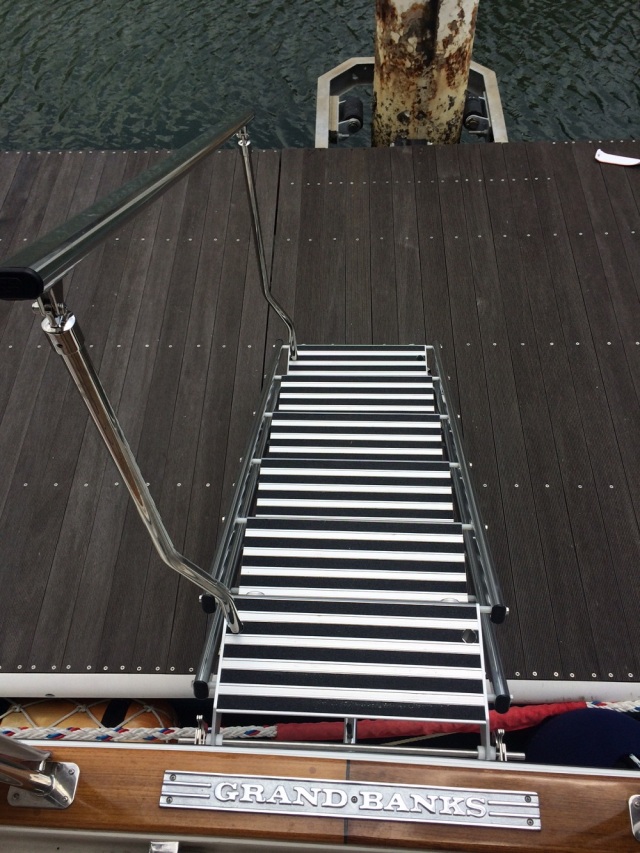 TRACY Boarding Stairs HS marine web shop